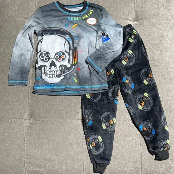 wonder nation | Pajamas | Gamer For Life Boys Glow In The Dark Pajamas ...